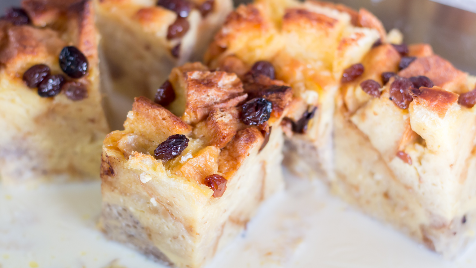 Zo maak je broodpudding - Heel Holland Bakt