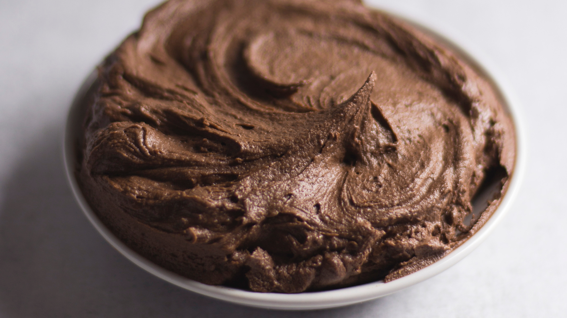 Met dit verrassende ingrediënt kun je brownies en botercrème maken (en ...