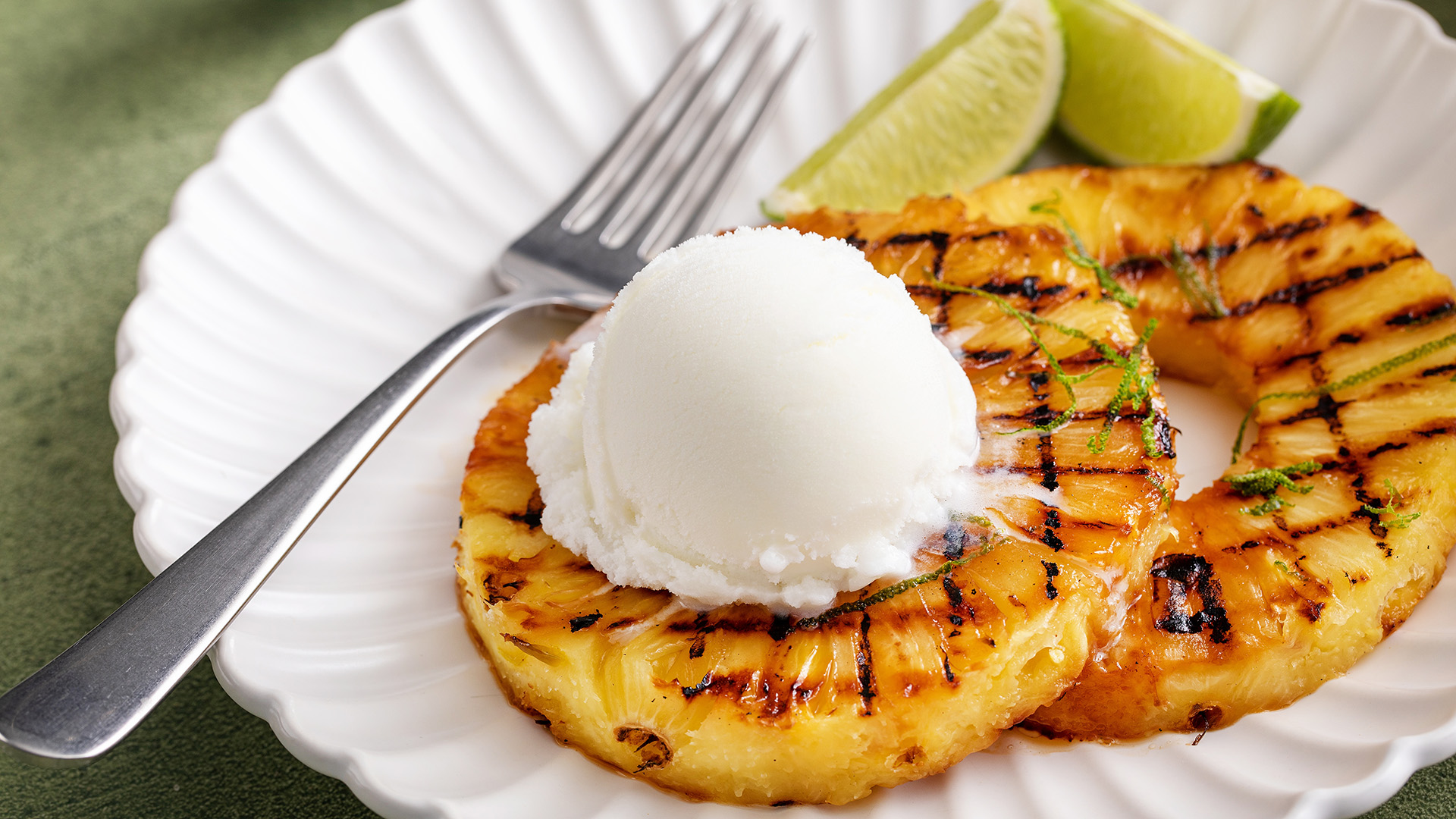 Zo maak je gegrilde ananas van de bbq - Heel Holland Bakt