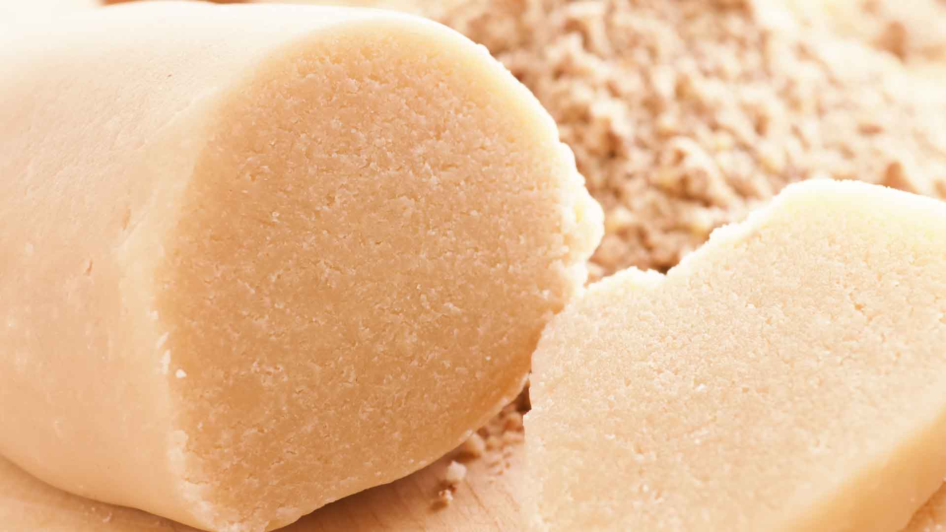 Zo maak je een banketstaaf (of boterletter) - Heel Holland Bakt