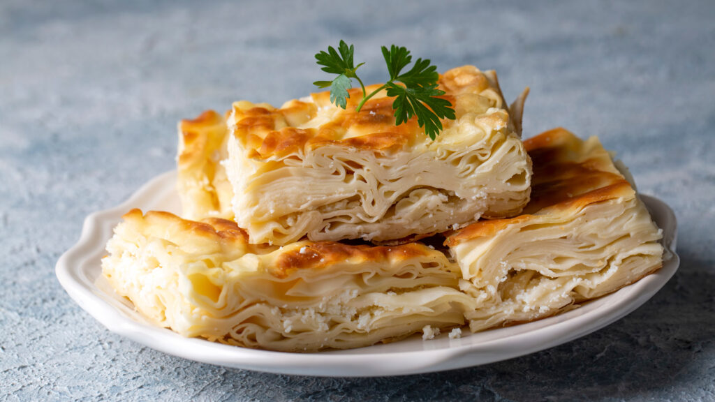 Turkse börek met witte kaas - Heel Holland Bakt