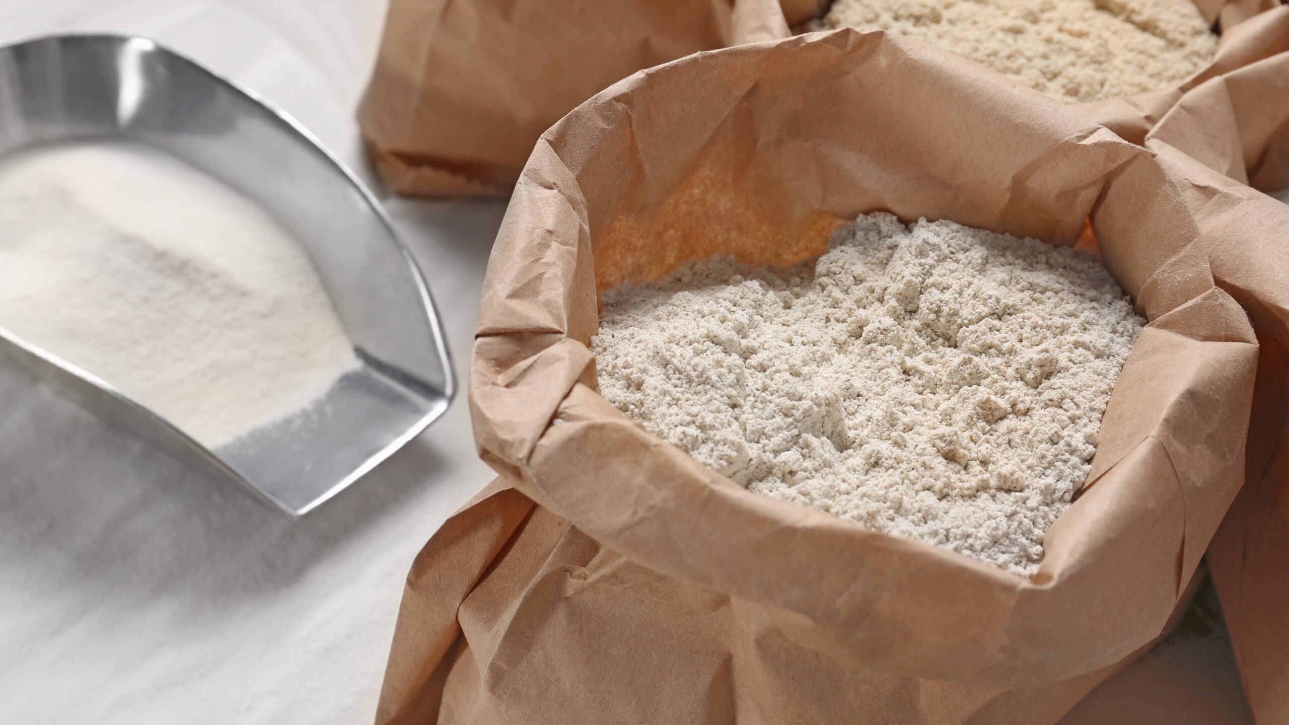 Alles wat je wil weten over meel, bloem, rogge en spelt - Heel Holland Bakt