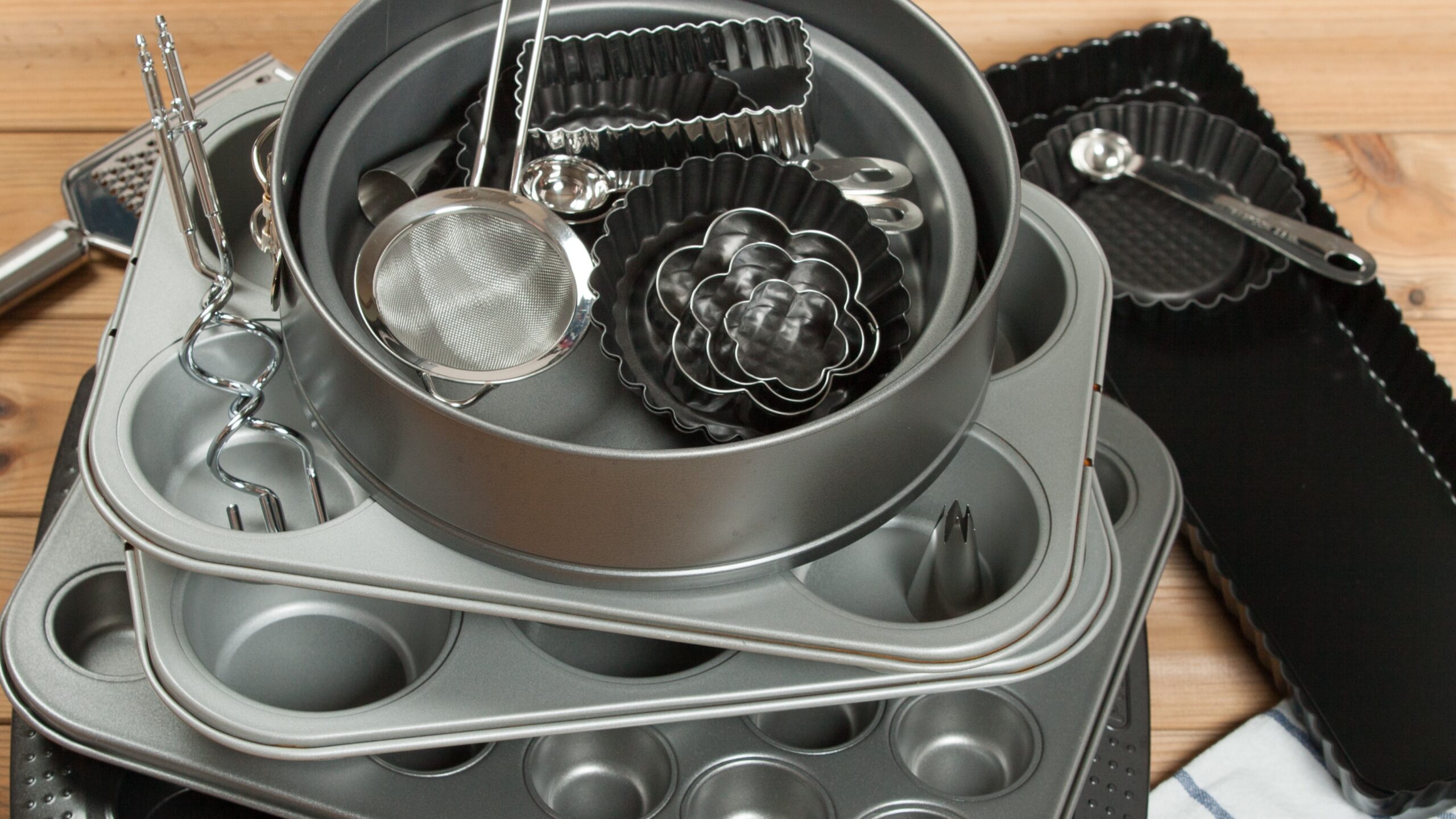 Hoe kun je je bakvorm het beste invetten? - Heel Holland Bakt