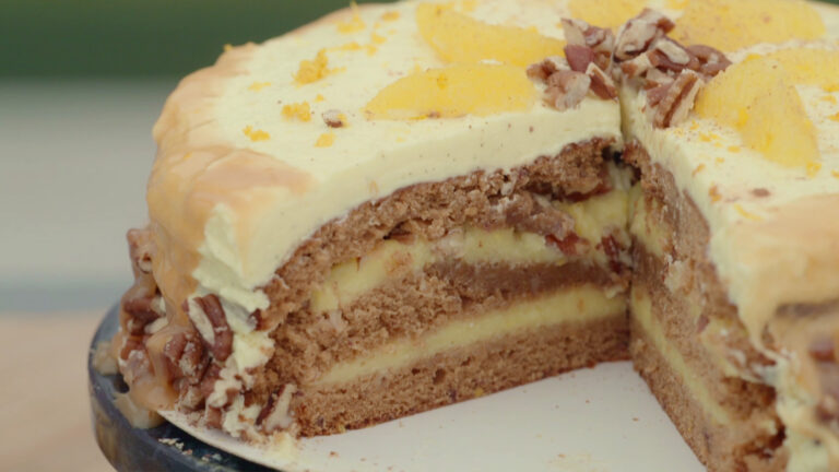 Sticky toffee cake met salted karamel - Heel Holland Bakt